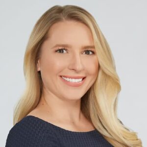 Hillary Vaughn Bio, Age, Baby, Fox News, Salary, Wikipedia, Peter